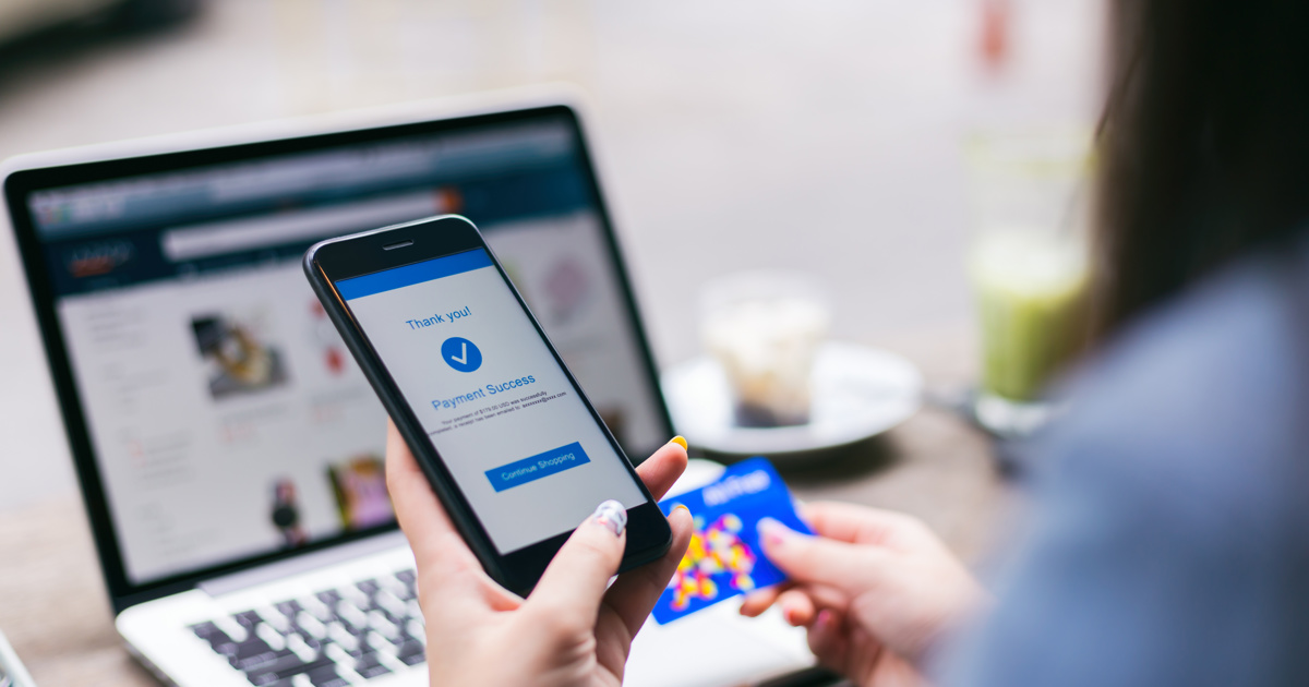 What's the difference between a card acquirer and card issuer?